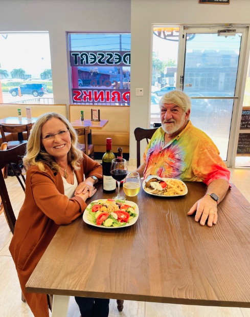 Odi’s Kitchen Serves Healthy Salads & More - Paradise News Magazine