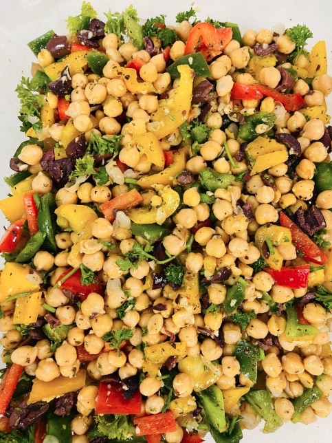 Odi’s Kitchen Serves Healthy Salads & More - Paradise News Magazine